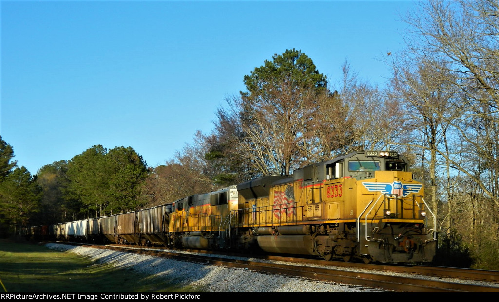 UP 8333 (SD70ACe) UP 2329 (SD60M)